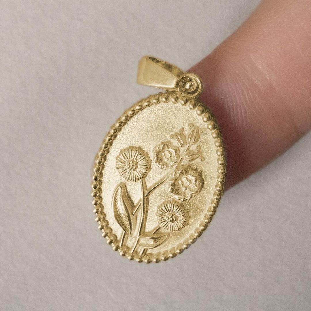 Personalized Birthflower Bouquet Necklace: Custom Engraved Floral ...