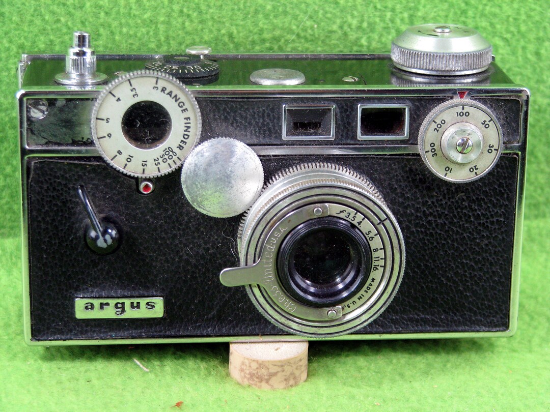 Vintage Argus C-3, 35 Mm Camera, Made by Argus Inc., Ann Arbor ...