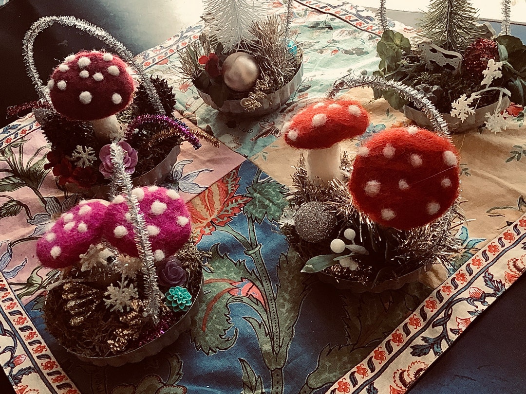 Sale!! Hand Felted Mushroom Ornament Dioramas. Ready to Hang. Adorable ...
