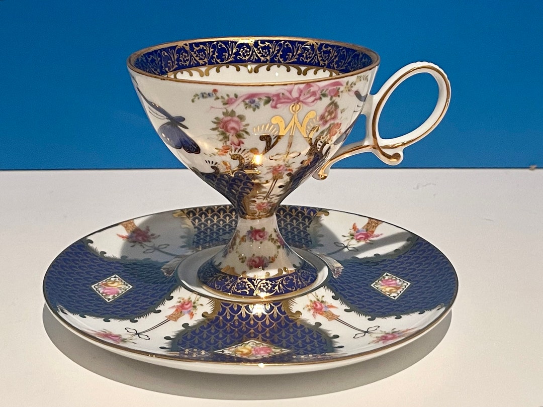 Sovereign Fine China Teacup and Saucer Decorated With 24 Carat Gold and ...