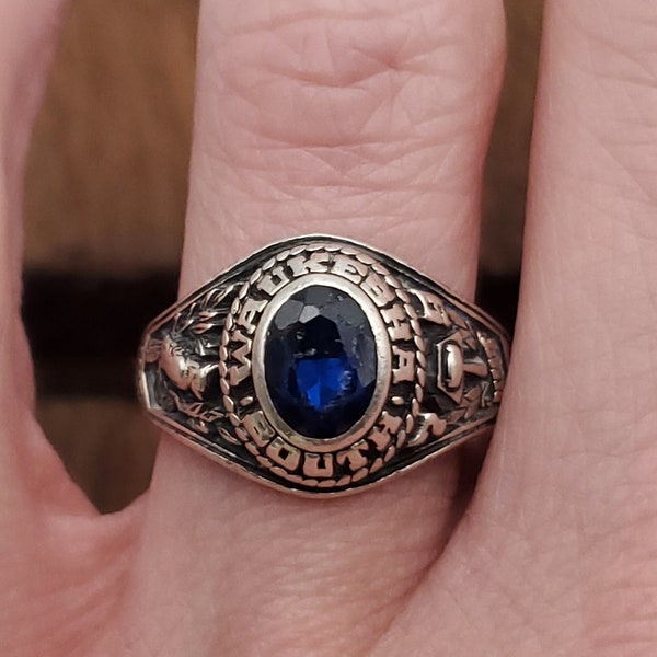 Vintage Class Ring - Etsy
