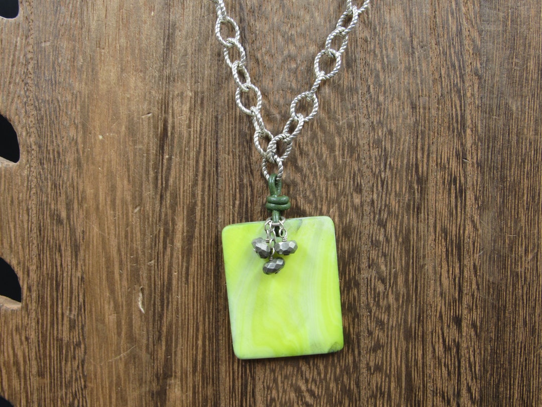 20 Inch Sterling Silver Light Green Shell With A Quality Chain Necklace ...