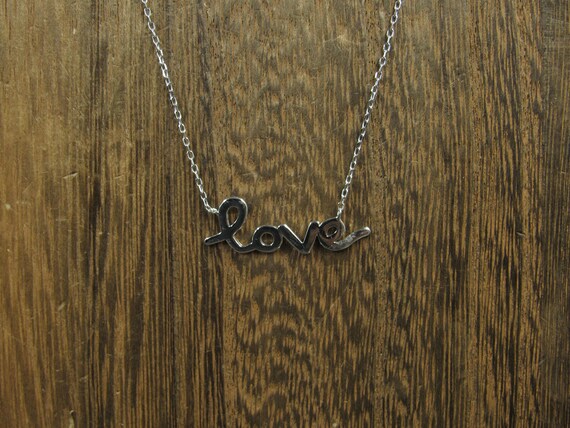 18" Sterling Silver Cursive Love Word Cute Necklace - Gem