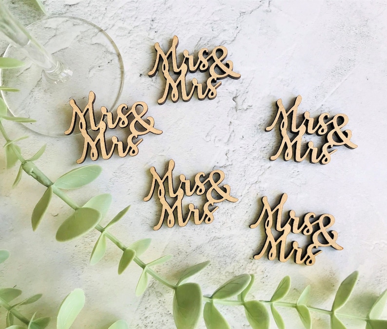 Mrs & Mrs Wooden Table Confetti: Rustic Wedding Decor, 15 Pieces - Etsy