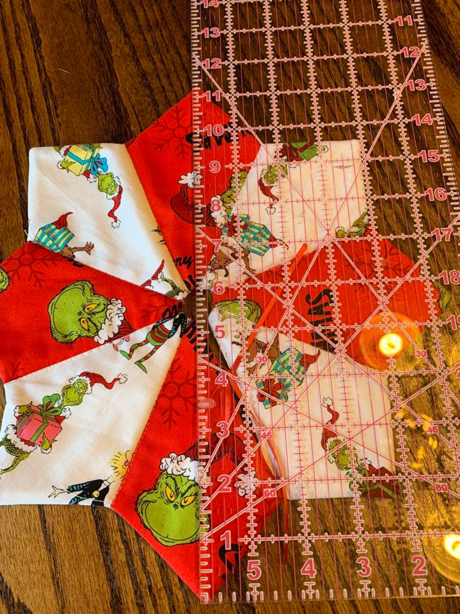 Christmas Tree Skirt Table Top Tiny Grinch Whoville - Etsy