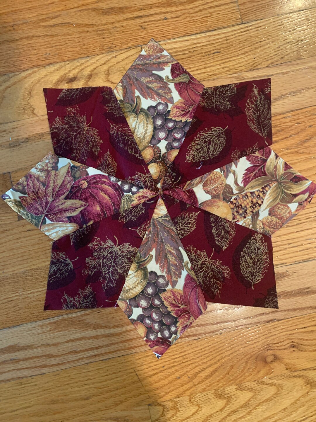 Autumn Tree Skirt, 11 Inch, 18 Inch, or 22 Inch Diameter, Grapes ...