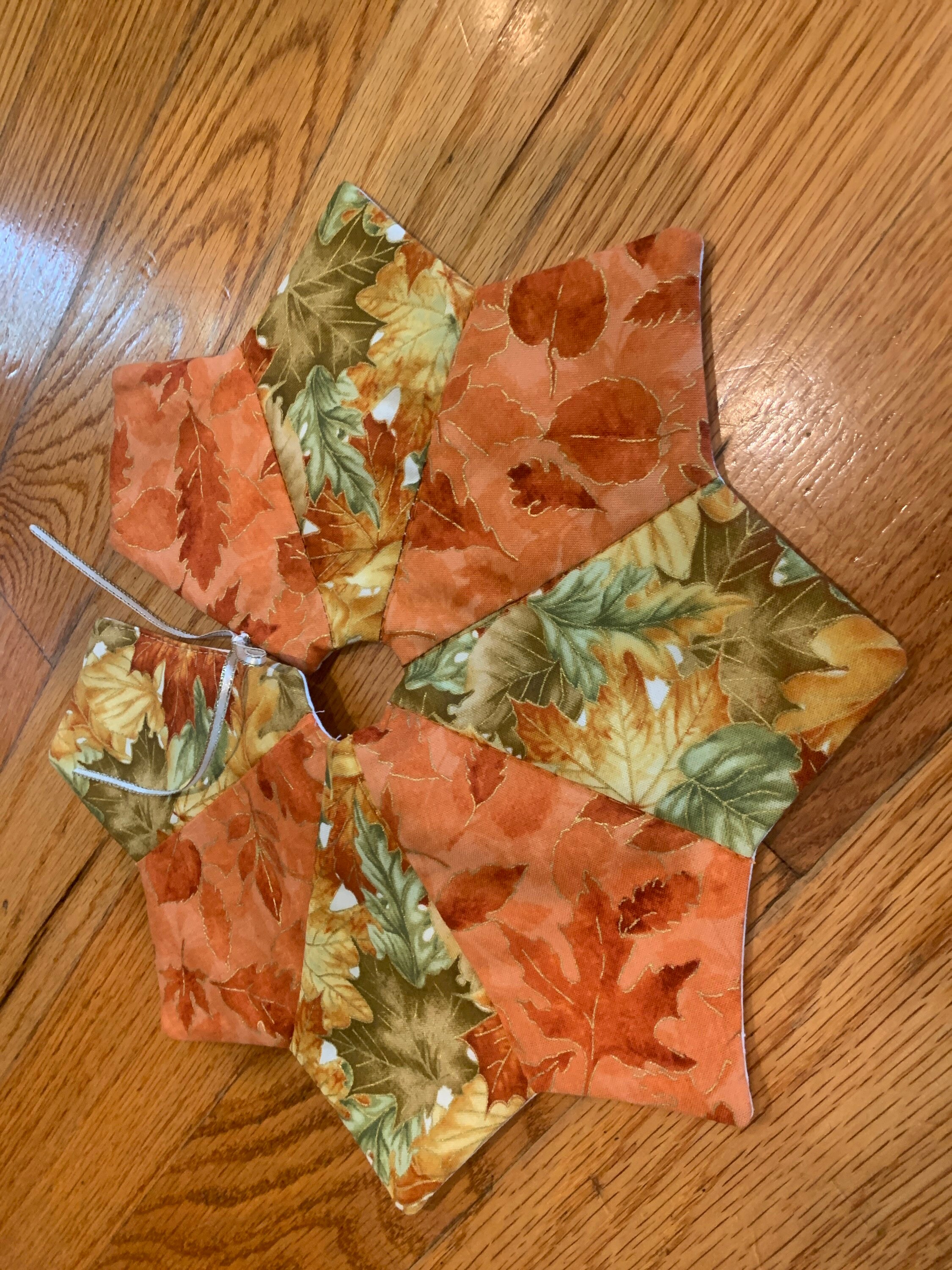 Autumn Leaves Tree Skirt: Fall Colors, Machine Washable - Etsy