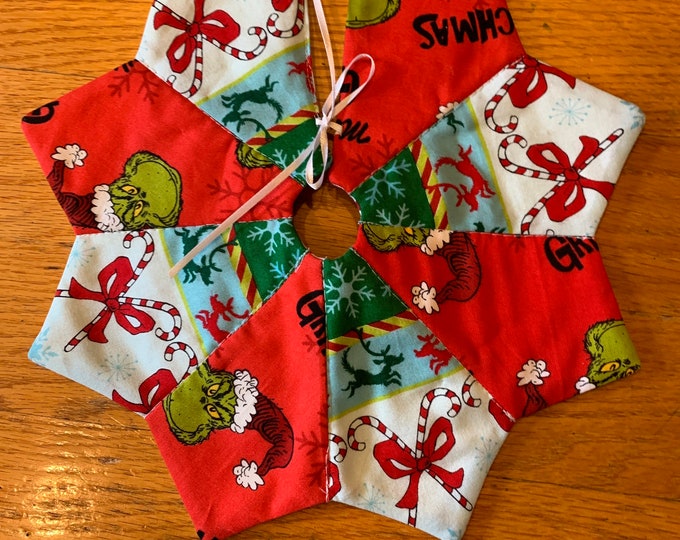 Christmas Tree Skirt, Table Top, Tiny, Grinch, Red, Small, Quilted - Etsy