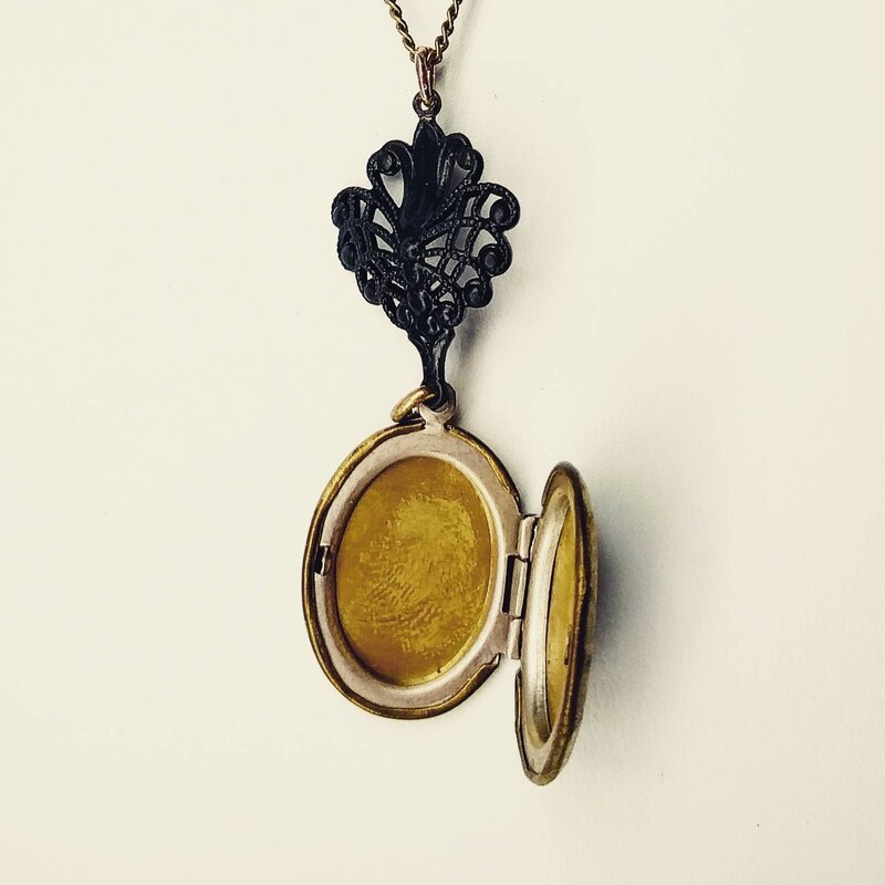 Gold Locket Necklace - Etsy