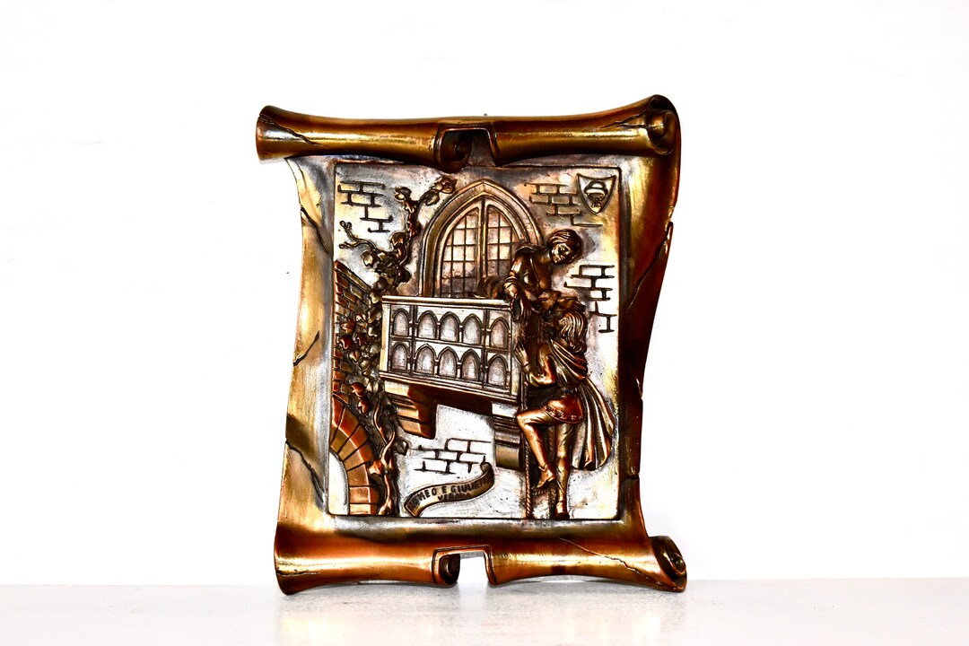 Vintage Resin Plastic Wall Hanging Romeo and Julieta Verona Italy Wall ...