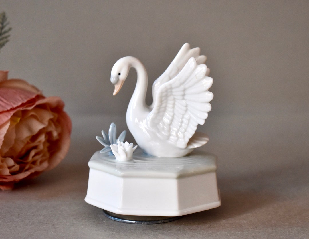 Vintage Porcelain Musical Figurine Swans Home Decor Retro Swan Figurine ...