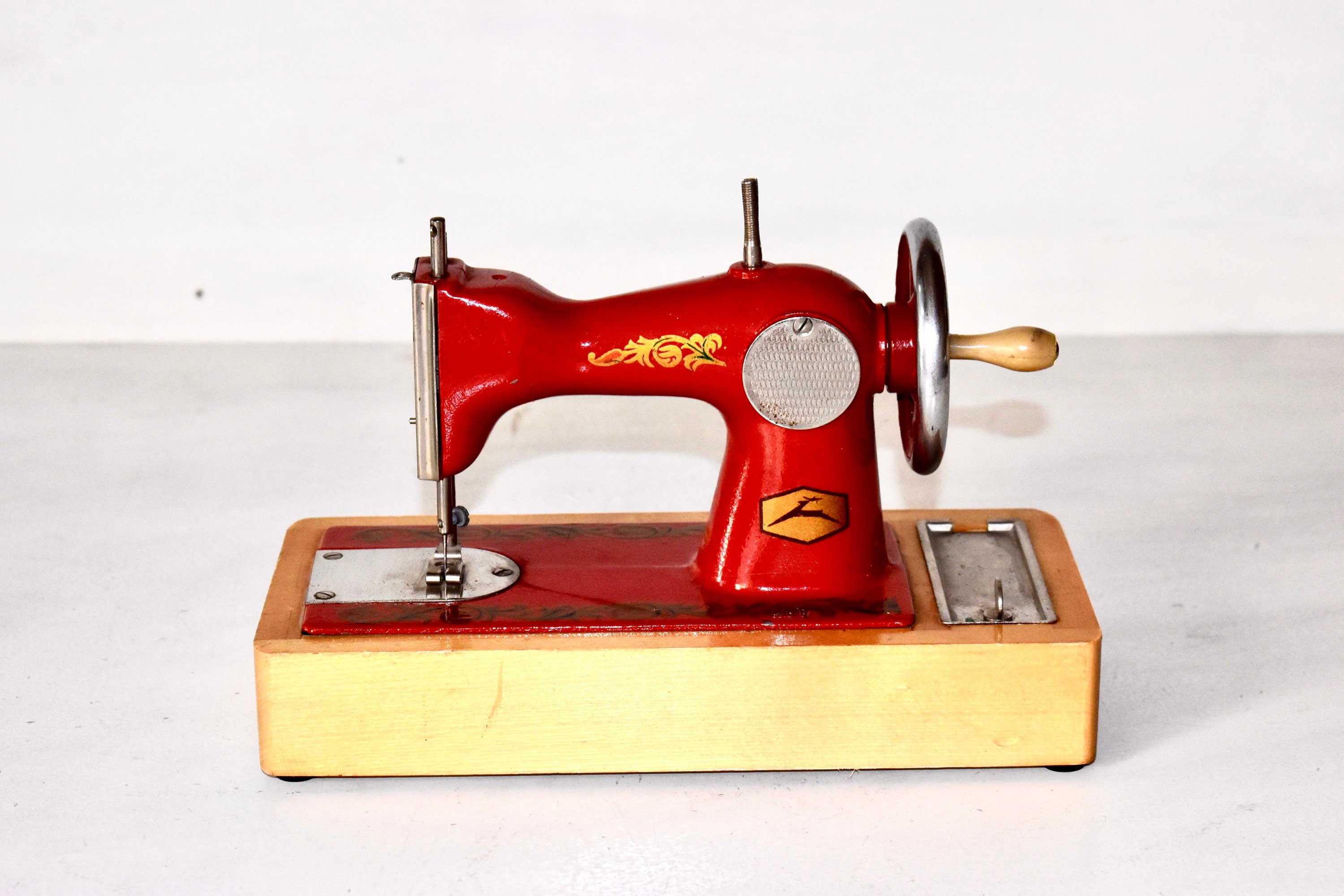 Vintage USSR Small Sewing Machine Soviet Vintage Textiles | Etsy