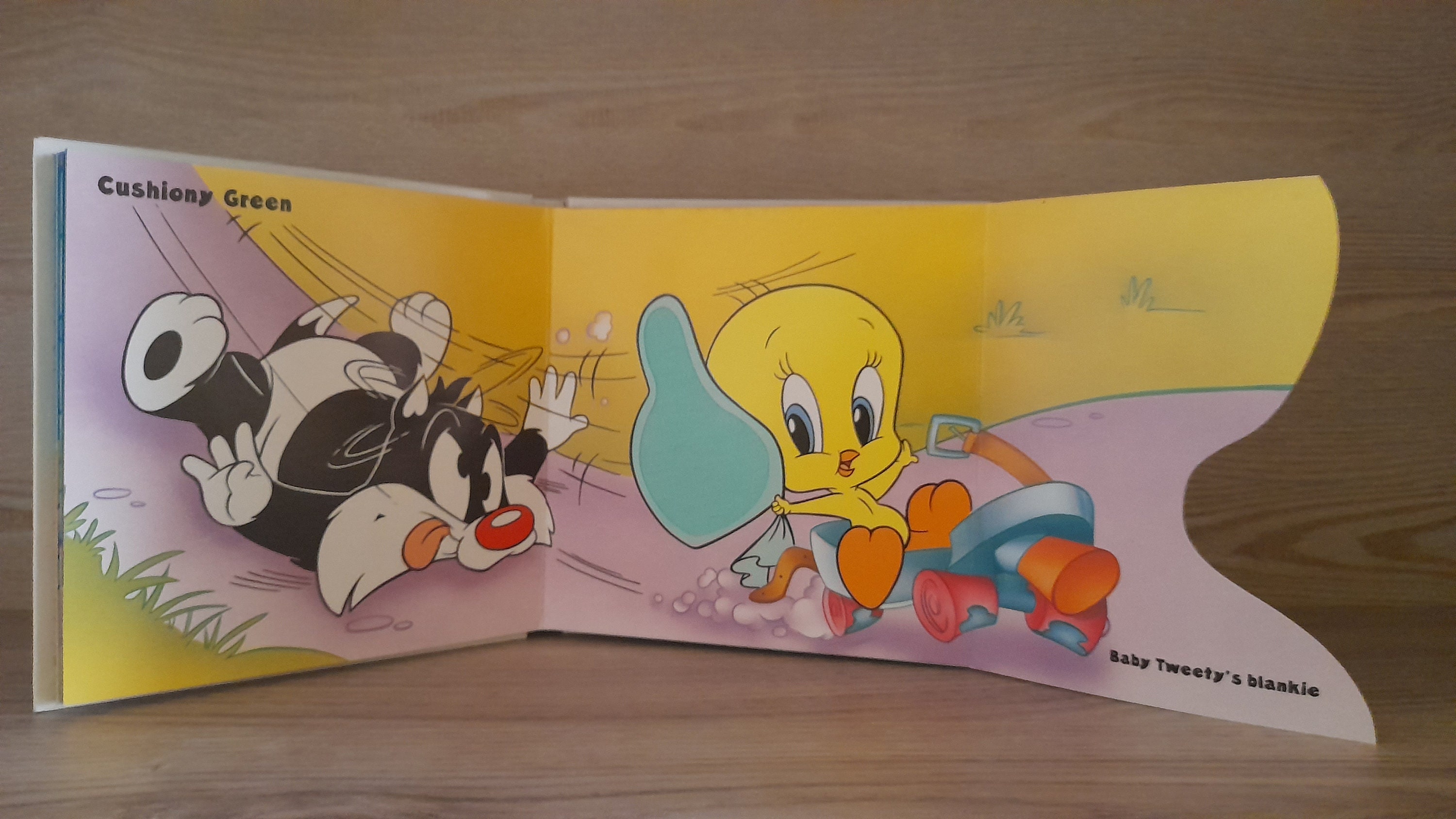 Vintage Looney Tunes Baby Book, Touchable Lovables, 1996 - Etsy UK