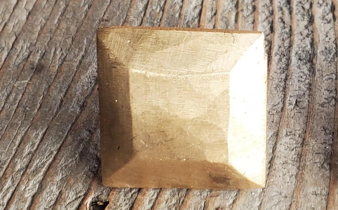 1 1/2” Square Plateau Hammered Brass Head Nail Bulk Box (50) - Etsy