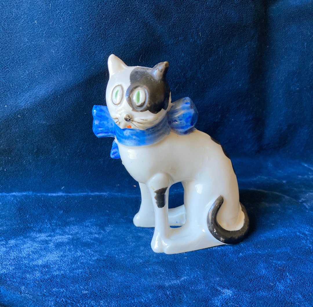 Vintage Cat Figurine Japan Porcelain 4.5 Inch Black and White Spotted ...