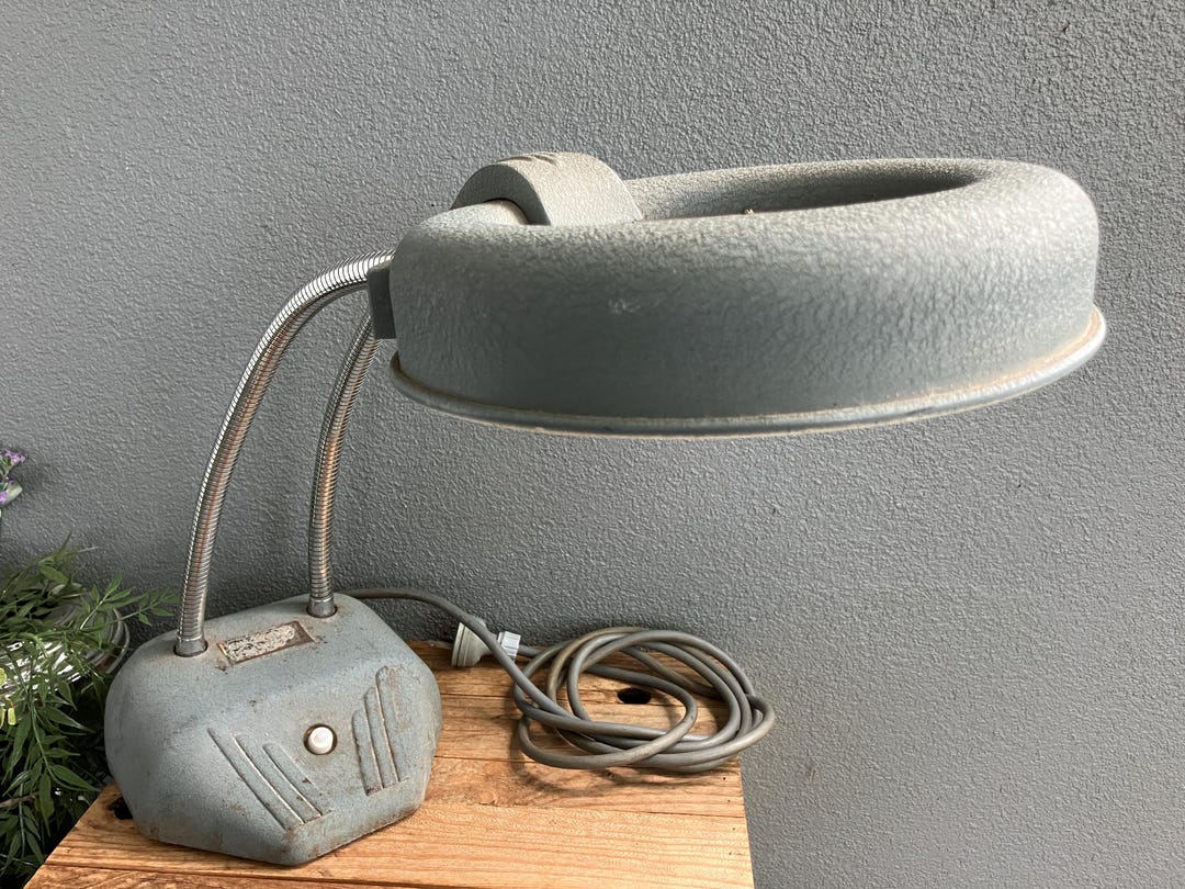 Vintage Industrial Maggy Lamp Magnifying Desk or Table Light cast Iron ...