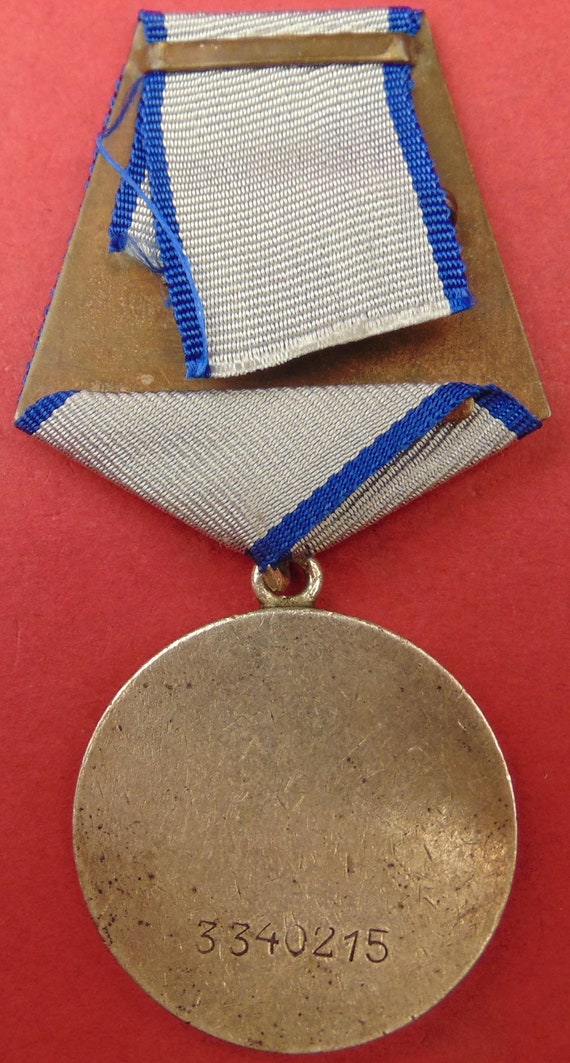 Militaria Collectibles Soviet WW2 Medal for Valor Russian Enlisted Man ...