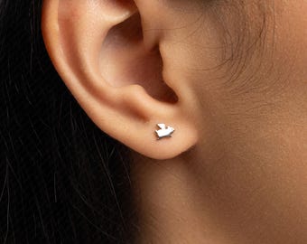 Tiny Flying Pig Stud Earring, Unisex, Gold, Silver SHEMISLI Tiny Flying Pig Stud Earring, Unisex, Gold, Silver SHEMISLI