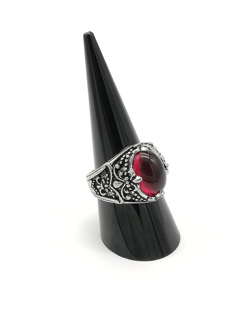 Vampire ring red round gothic ring | Etsy
