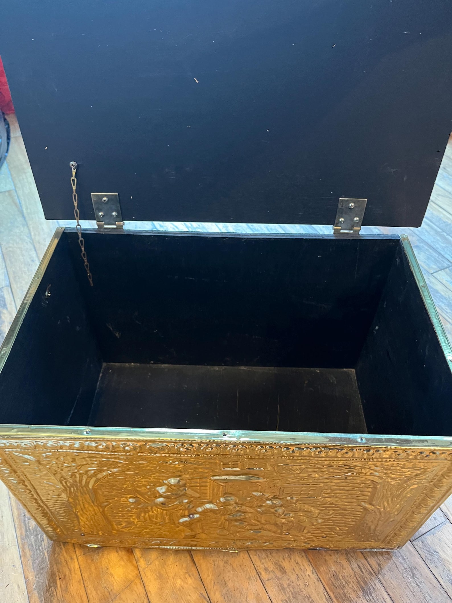 Vintage Large Coal or Log Storage Box With Antique Brass Finish ...
