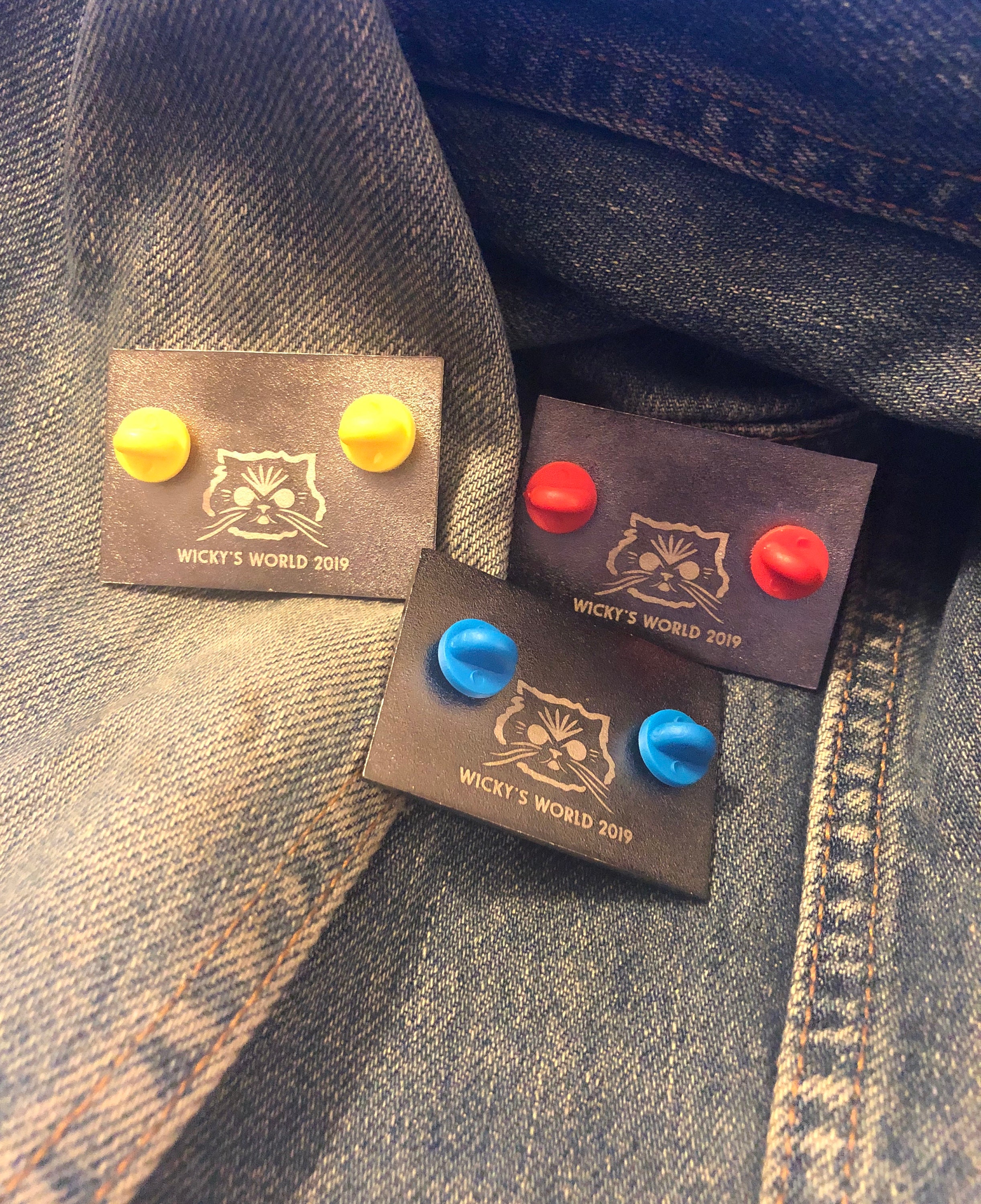 Regan MacNeil Comic Strip Pin w/ Blue background | Etsy