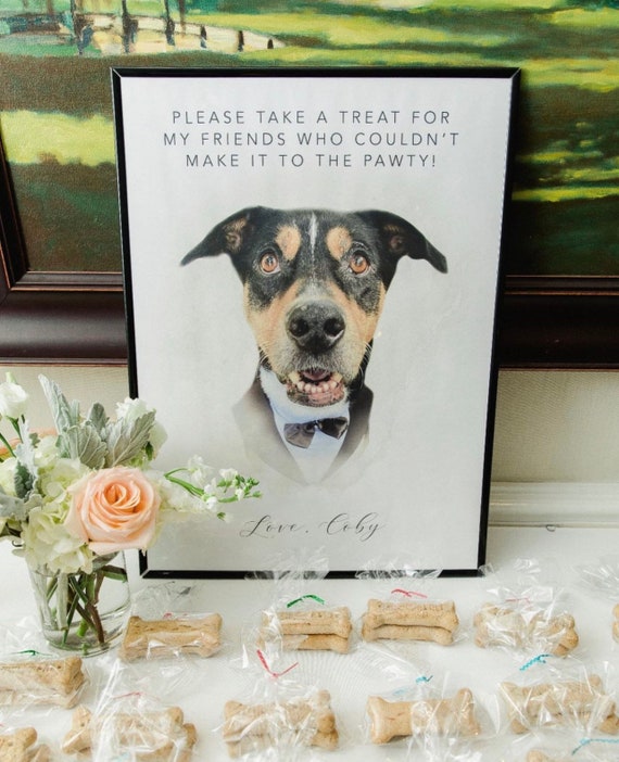 Wedding dog signs | Beachweddingtips.com