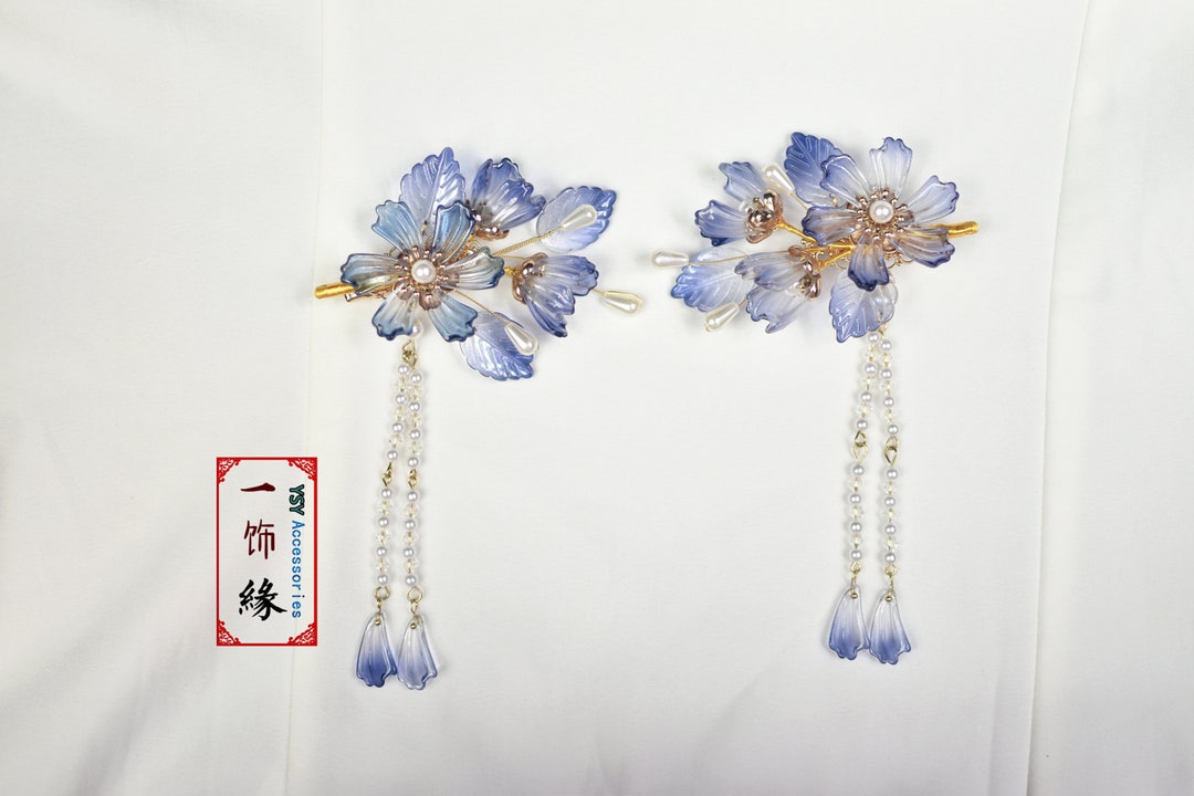 A Pair of Transparent Crystal Blue Hair Clip With Dangle, Chinese Asian ...