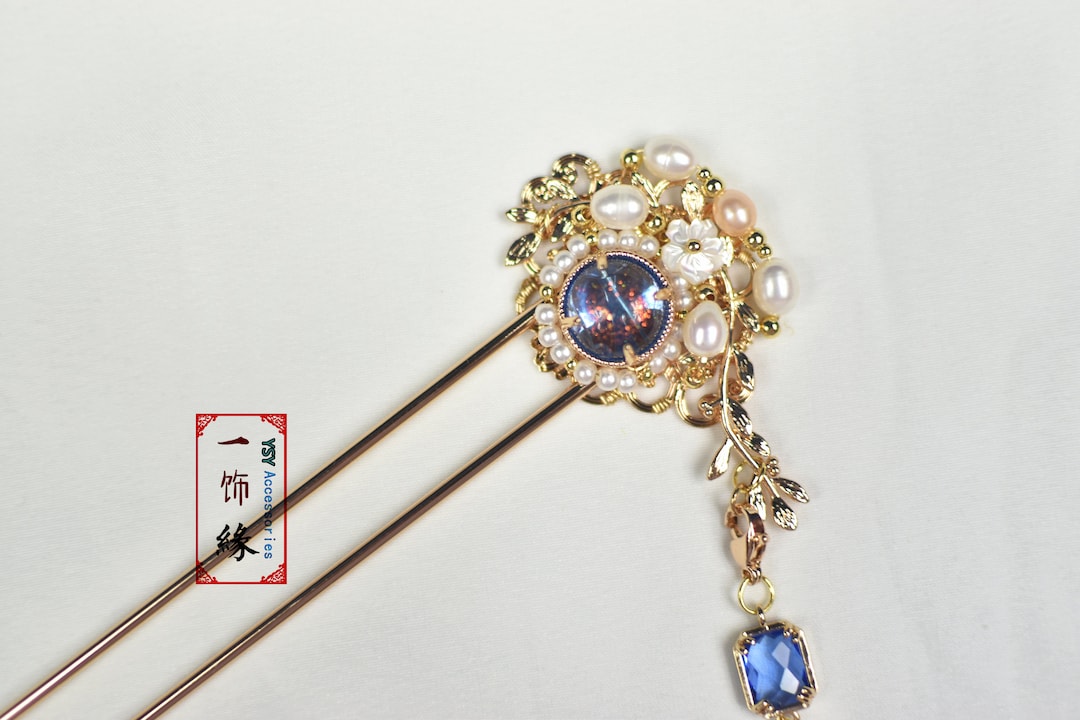 Galaxy Eye Signature Made Minimalist Golden Hair Pin Hair Stick With ...