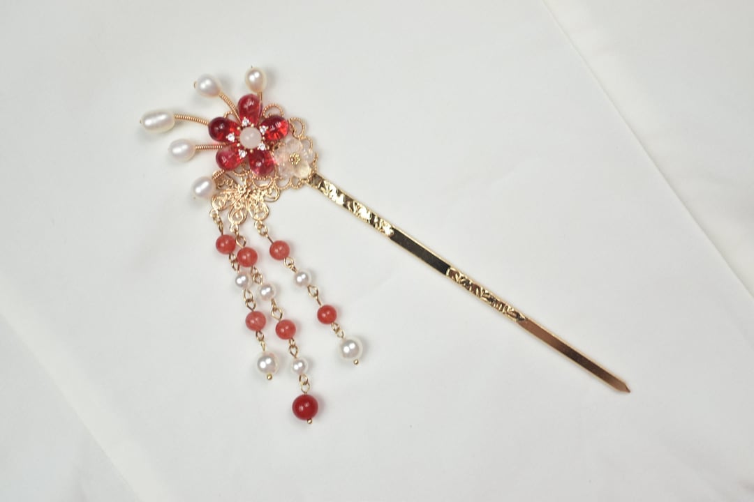 Simple Red Tear Drop Flower Golden Hair Pin With Tassel Hair Stick With ...