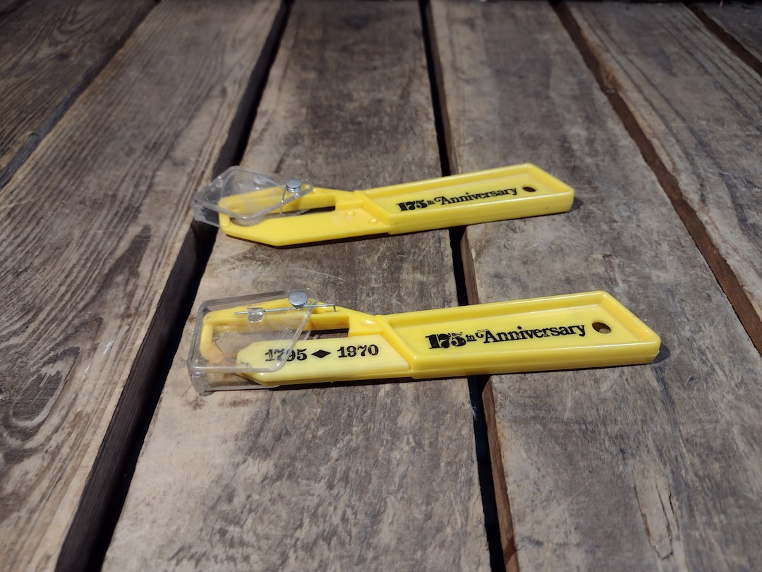 2 Vintage Jim Bean Razor Blade Holders - Etsy