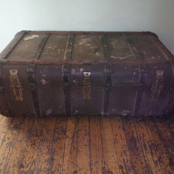 Antique Trunk - Etsy