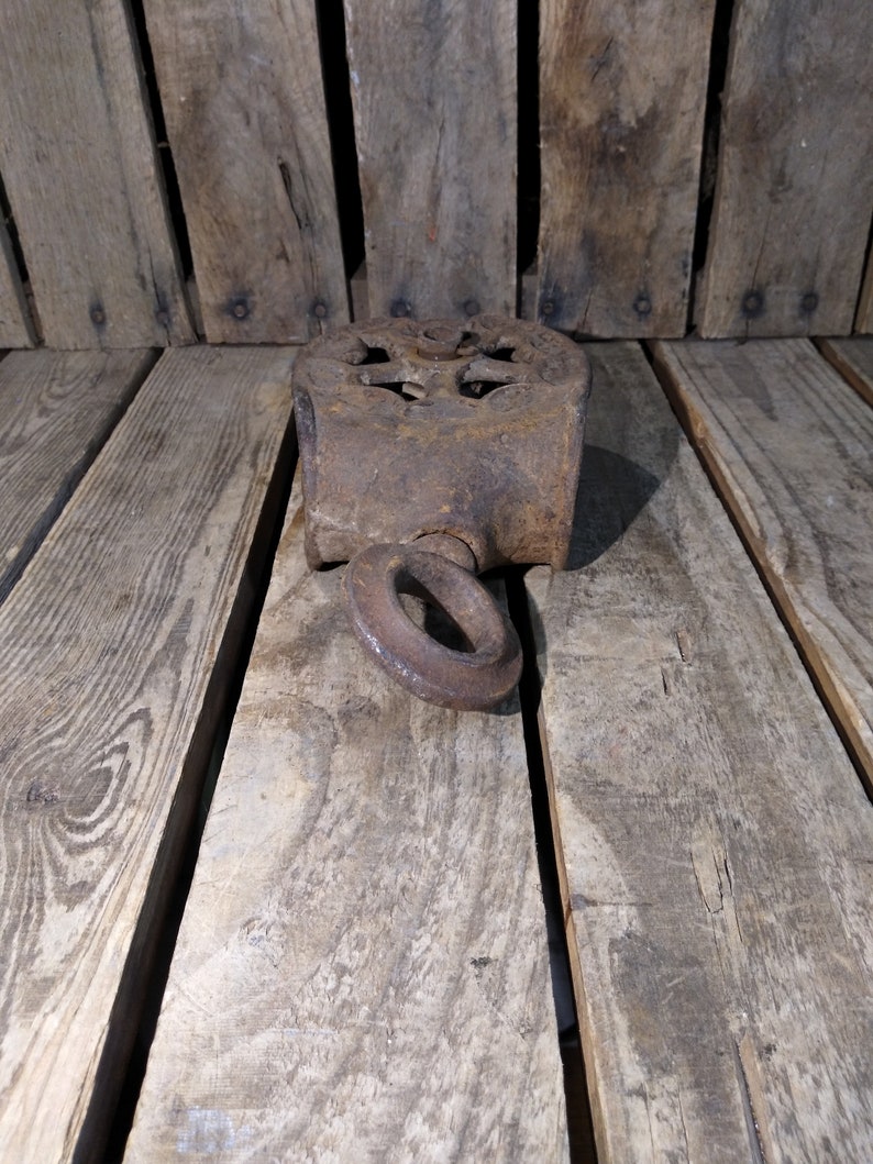 Antique Rusty Pulley - Etsy