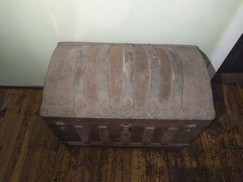 Antique Rusty Dome Trunk - Etsy