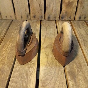 2 Antique Rusty Irons - Etsy