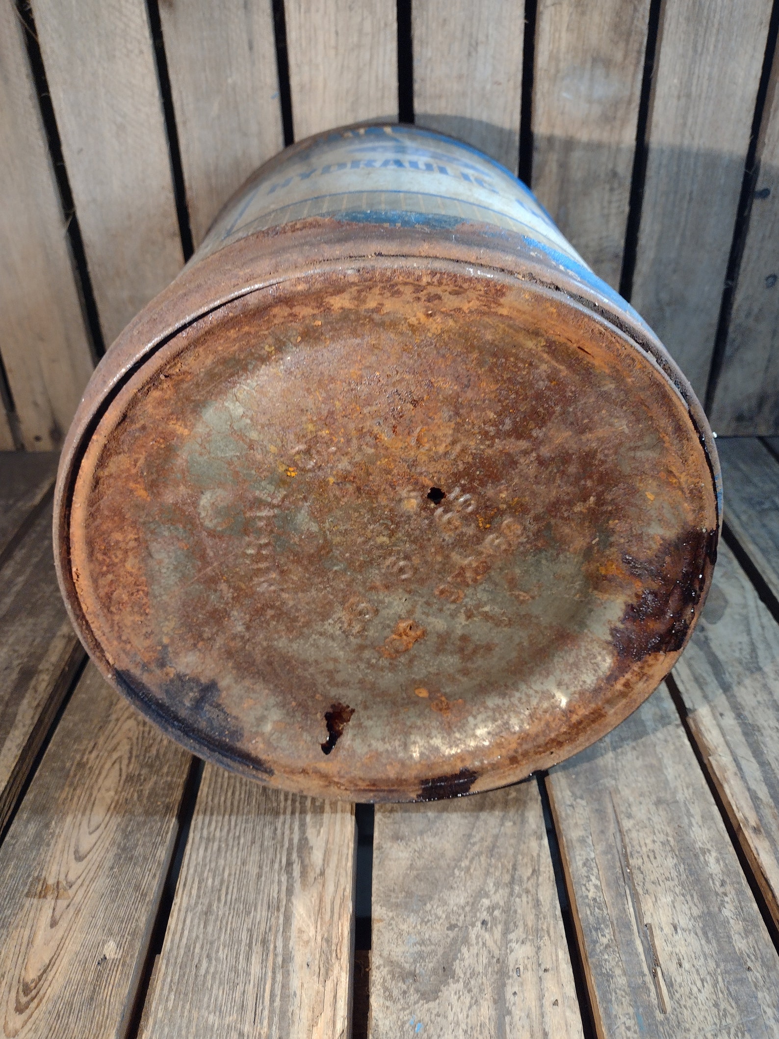 Vintage Rusty Oil Can - Etsy