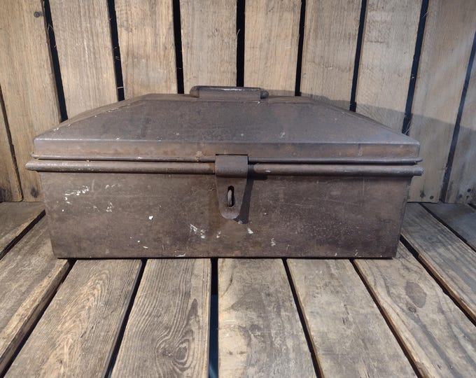 Antique Metal Tool Box - Etsy