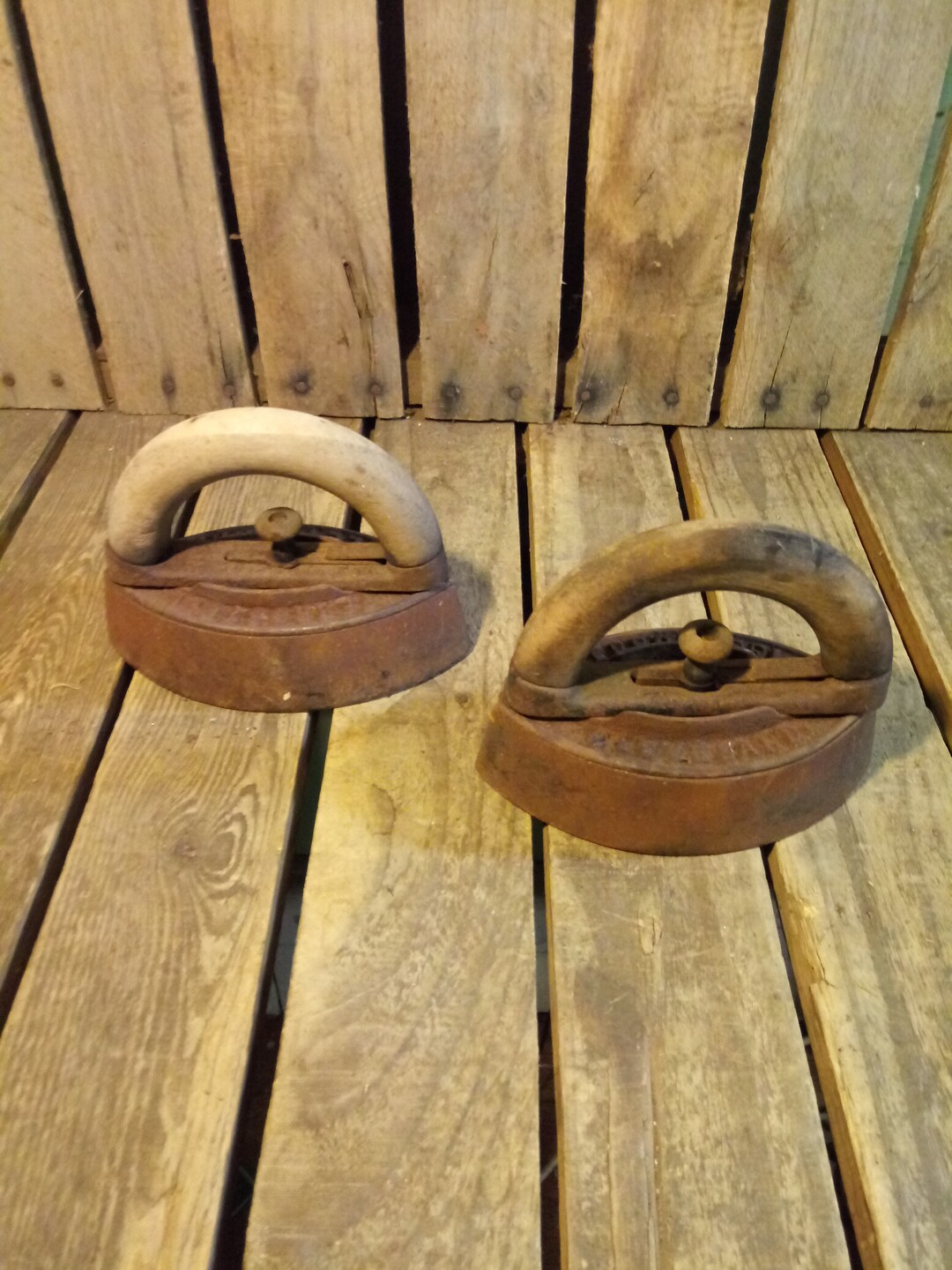 2 Antique Rusty Irons - Etsy