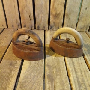 2 Antique Rusty Irons - Etsy