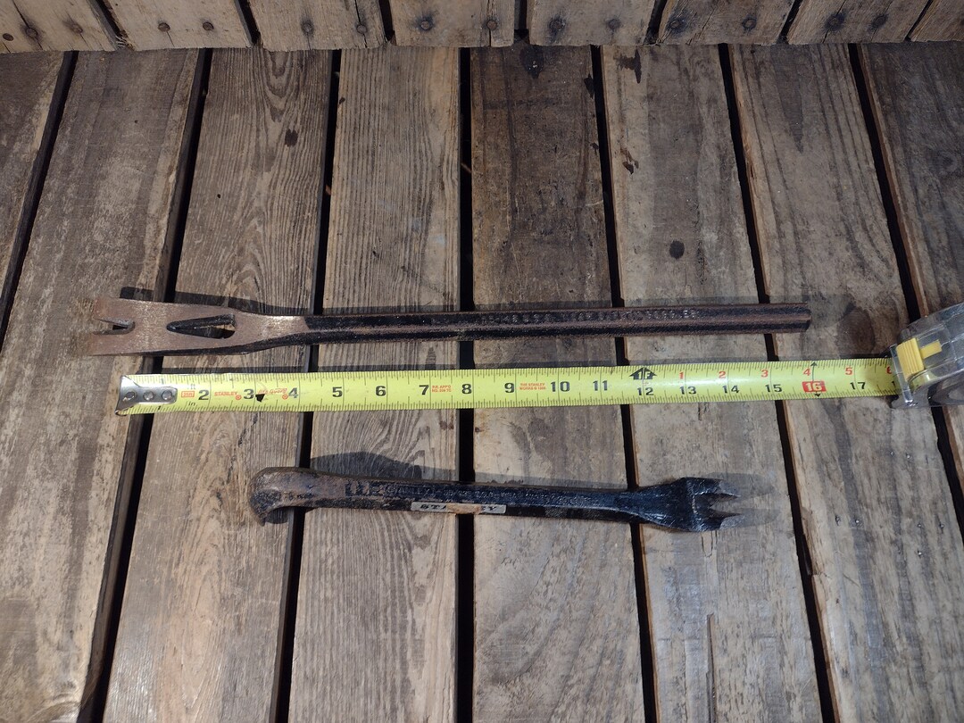 2 Vintage Rusty Nail Pullers - Etsy