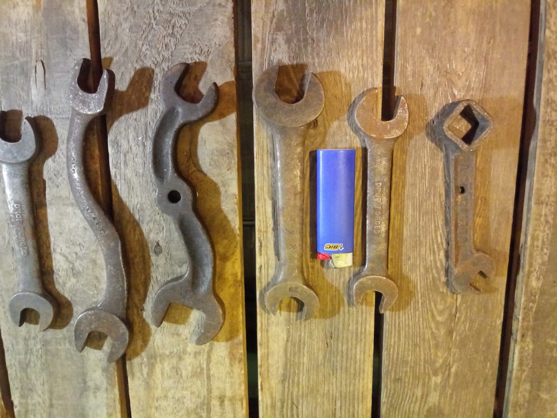 8 Vintage Rusty Wrenches - Etsy