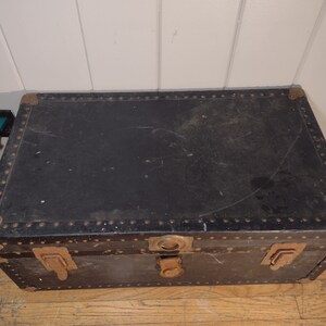 Vintage Rusty Trunk - Etsy