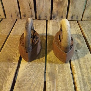 2 Antique Rusty Irons - Etsy