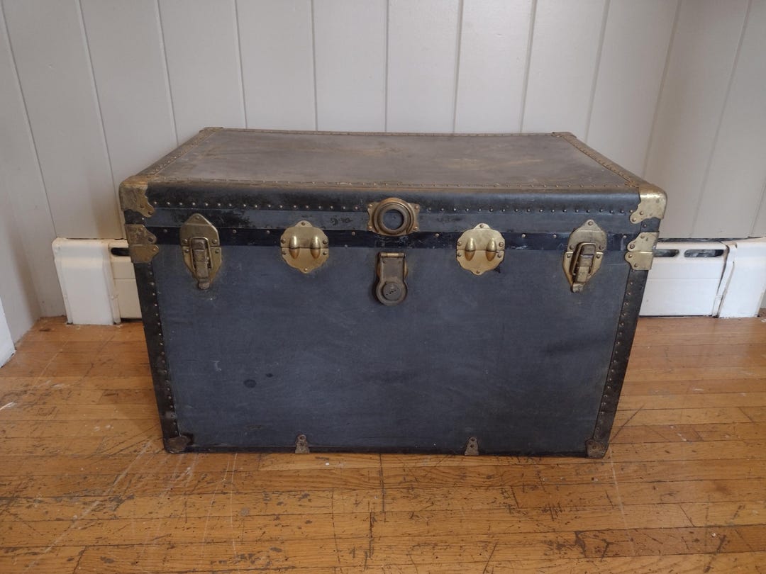 Large Vintage Distressed Storage Trunk Wornout Steamer Chest 36x21x19 ...