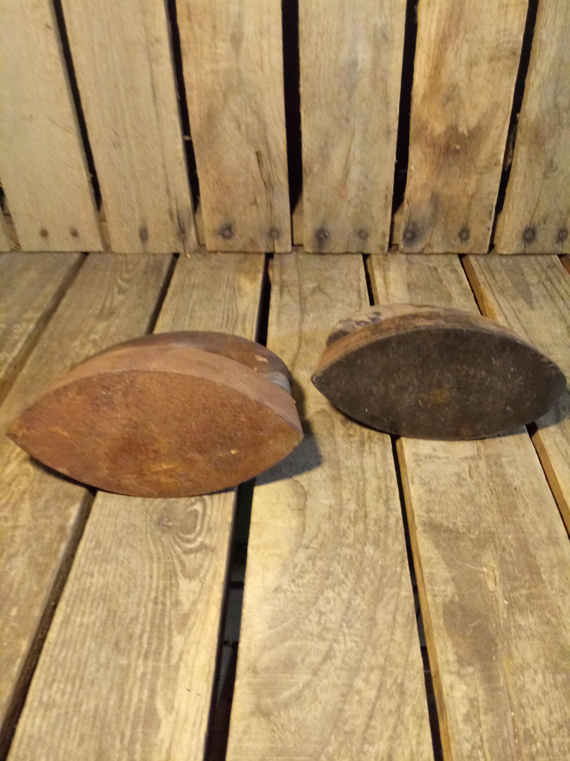 2 Antique Rusty Irons - Etsy