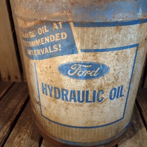 Vintage Rusty Oil Can - Etsy