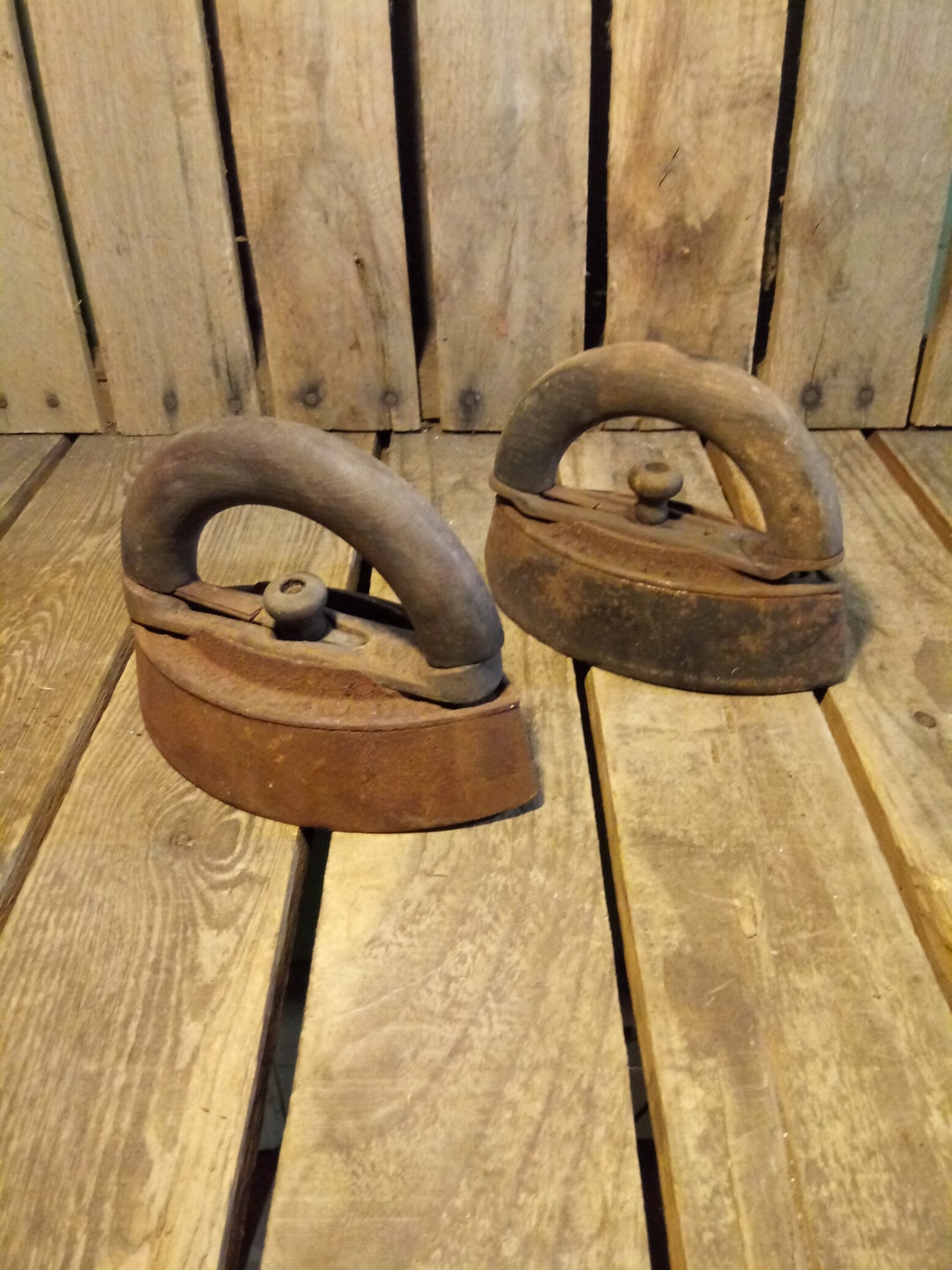 2 Antique Rusty Irons - Etsy