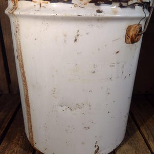 Vintage Rusty Oilzum Oil Can: Gas Station Advertising, Man Cave Decor ...