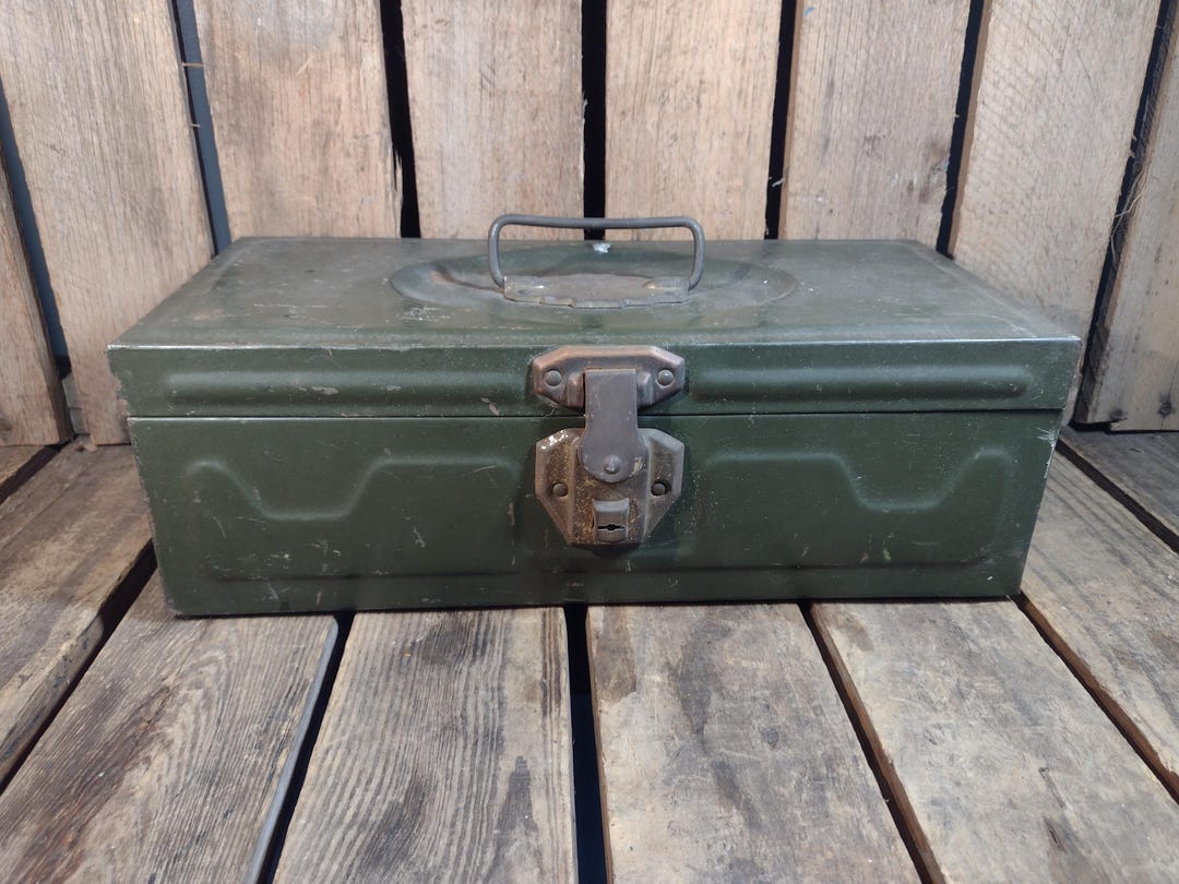 Vintage Green Metal Toolbox - Etsy