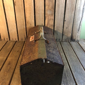 Vintage Very Rusty Parker Toolbox - Etsy