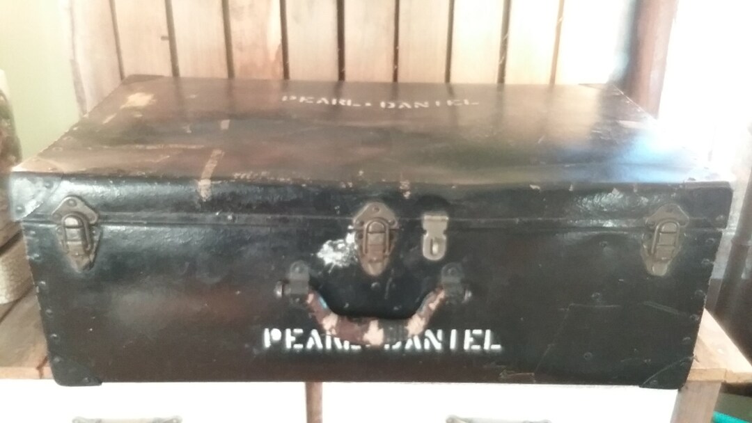 Vintage Black Storage Trunk: Foot Locker, Trunk Coffee Table (30x16x11 ...
